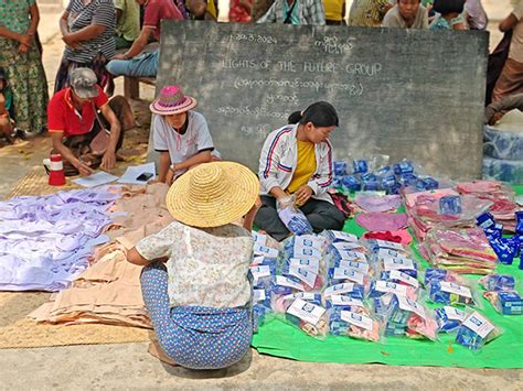 ကနီမြို့နယ်ရှိ စစ်ရှောင်အမျိုးသမီးများအတွက် လစဉ်သုံးပစ္စည်းများ ထောက်ပံ့