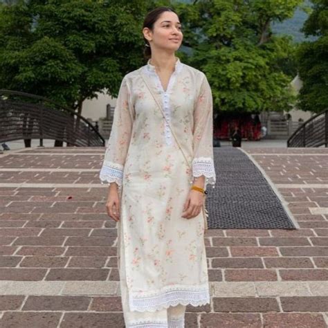 ತಮನ್ನಾ ಇದೀಗ ಬಾಲಿವುಡ್ ನಟ ವಿಜಯ್ ವರ್ಮಾ ಅವರನ್ನು ಪ್ರೀತಿಸುತ್ತಿದ್ದು ಶೀಘ್ರದಲ್ಲಿಯೇ ಅವರಿಬ್ಬರೂ