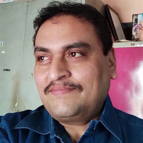 Nilay Mitra Nilay Mitra • Threads Say More