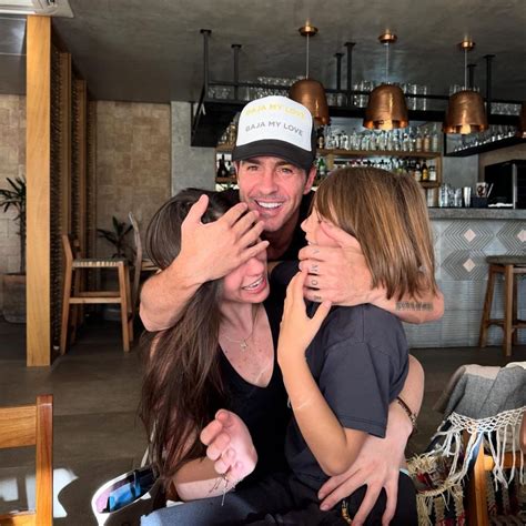 Mauricio Ochmann Y Su Hija Kailani Se Divierten Juntos En Disneyland