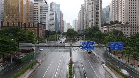 疫情封城后空无一人的城市街道高清摄影大图 千库网