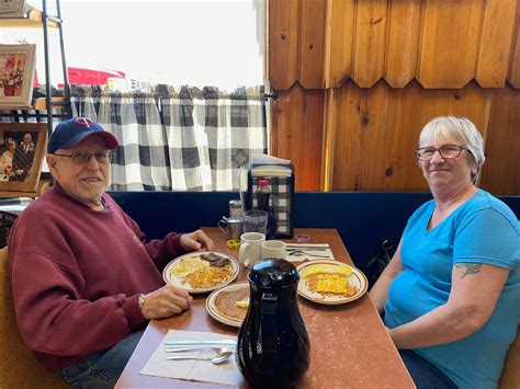 B And B Cafe Albert Lea Mn
