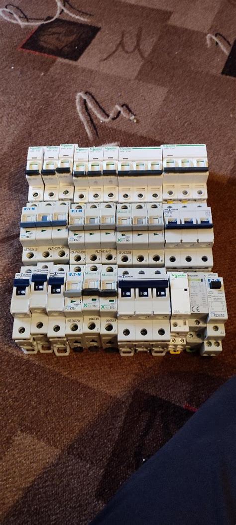 Jističe 1f3f A Relé Stykač Mix Celkem 20ks Viz Foto Komplet Aukro