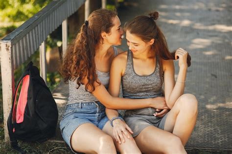 Sisters In A City Free Photo