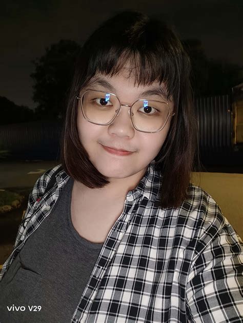 柔光環升級拍出最美人像！星河紫 Vivo V29 5g就是你的潮流必備單品！ Ering