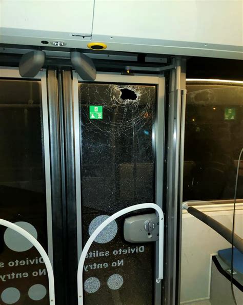 Cronaca Taranto Sasso Nella Notte Contro Bus Di Città