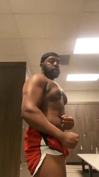 Thick Dude Shows Off ThisVid