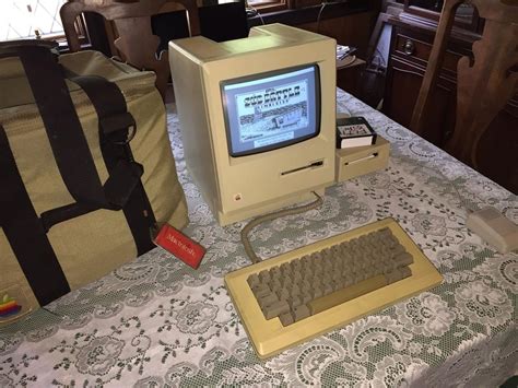 1984 Original Apple Macintosh 128k M0001 Extremely Good Condition
