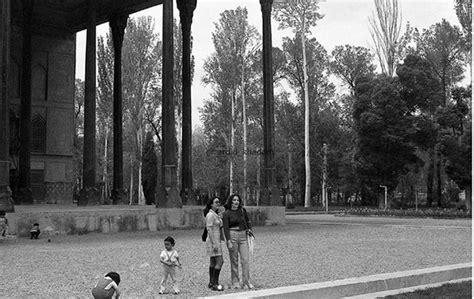 قاب تاریخ بمباران شیمیایی سردشت، چهل‌ستون دهه 50، بهروز وثوقی و داریوش