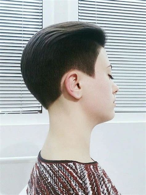 Clippered Pixie Roter Bob Pagenkopf Bob