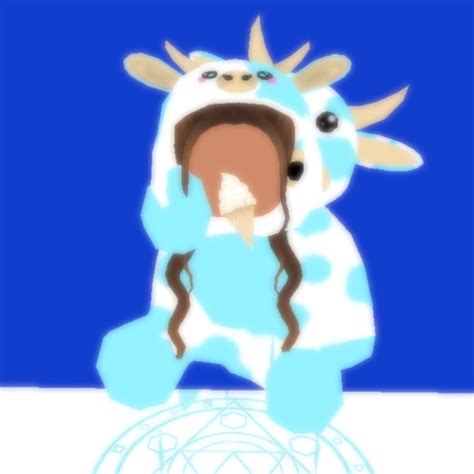 Nikta Fayzea Youtube