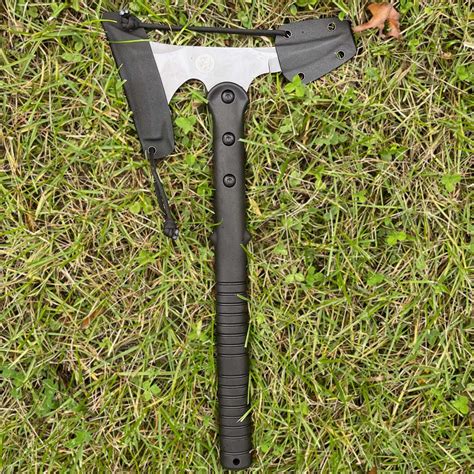 calculated survival norse throwing hatchet with glass filled nylon ha