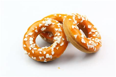 Donuts Glaseados De Fresa Dulce Con Espolvorines Sobre Fondo Blanco Deliciosos Donuts Coloridos