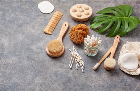 제로 폐기물 환경 친화적 인 위생 욕실 개념 나무 칫솔 재사용 가능한 패드 나무 싹 브러쉬 0에 대한 스톡 사진 및 기타 이미지 Istock