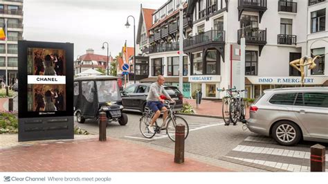 Luxury City Play Cluster Ppt