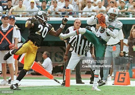 39 Miami Dolphins Lamar Thomas Photos And High Res Pictures Getty Images