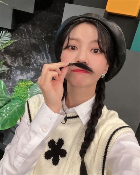 Oh My Girl Community Post 유빈시 09 09