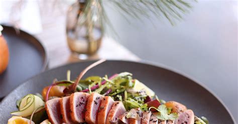 건강한 레시피 건강한 생활 건강한 식생활 건강한 재료 고소한 맛 구운 참치 다이어트 식품 다채로운 샐러드 다채로운 토마토 레스토랑 품질 맛있는 식사