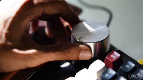 9 Cool Uses For The Knob On Your Keyboard Or Macropad