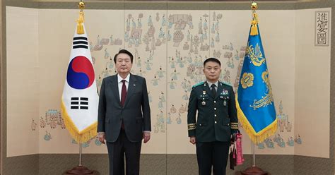 윤 대통령 엄용진 육군군수사령관 삼정검 수치 수여