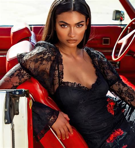 680x750 Resolution Model Kelly Gale 680x750 Resolution Wallpaper