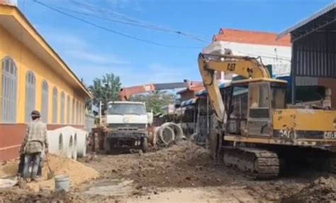 អាជ្ញាធរខេត្តស្ទឹងត្រែង ណែនាំក្រុមអ្នកស្ថាបនាផ្លូវពង្រឹងគុណភាពតាមលក្ខណៈបច្ចេកទេស ចៀសវាង