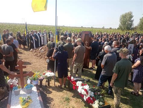 Материнське серце не матисе спокою молодого закарпатця віддали сирій землі ФОТО Голос Карпат