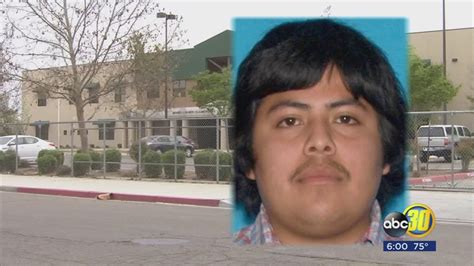 Protesters Confront Teachers Aide Accused Of Sex Crimes With 4th Grader Abc7 Chicago