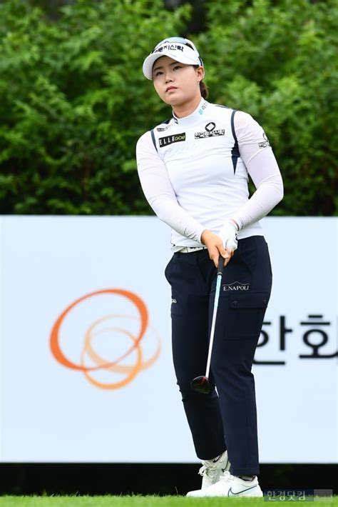 포토 임희정 신중한 눈빛