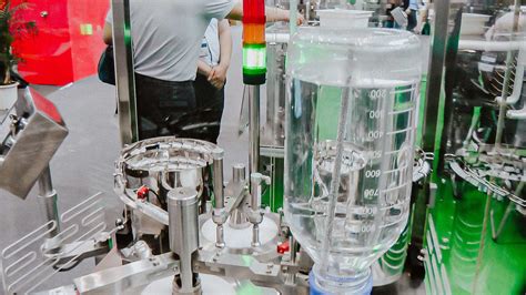 자동 기계 조립 및 캡핑 플라스틱 주사기 세계에서 가장 큰 제약 비디오 포털 ☑