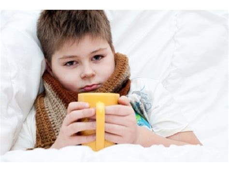 Лечебен компрес на Петър Димков при болно гърло изтегля гнойта облекчава болката За Жената