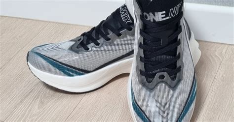 카본 카본플레이트 카본운동화 카본 마라톤 마라톤화 달리기 러닝 스프린트 다산동 스포츠레저 당근 중고거래