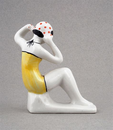 Скульптура «Пловчиха в желтом купальнике СССР Турыгинский Аукционы Аукционный дом