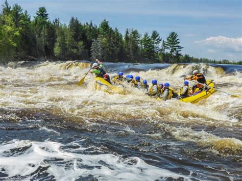 Huge Whitewater Rafing On The Ottawa River