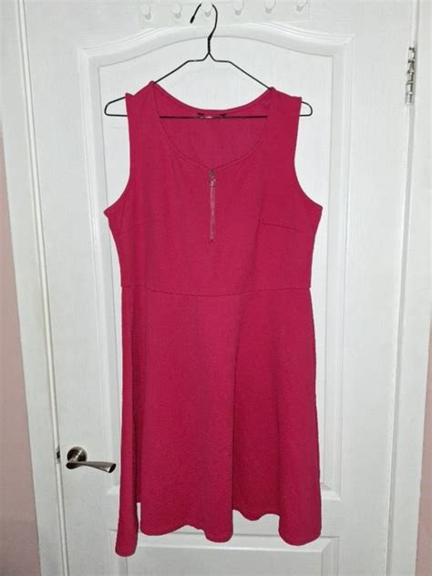 Платье — ціна 167 грн у каталозі Сукні міді Купити жіночі речі за доступною ціною на Шафі