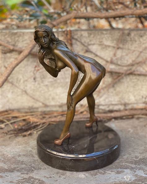 Erotická Bronzová Socha Stojící Nahá žena Soška Ženská ňadra Sex Aukro