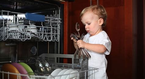 როგორ დავიცვათ ბავშვის უსაფრთხოება საკუთარ სამზარეულოში წაიკითხეთ 9 რჩევა პედიატრებისგან