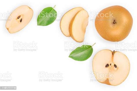 텍스트에 대한 복사 공간과 흰색 배경에 고립 된 잎신선한 아시아 배 맨 위 보기 플랫 레이 0명에 대한 스톡 사진 및 기타 이미지 Istock