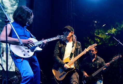 LoŠa Objasnio Fenomen Plavog Orkestra Mi Smo Benigna Pojava Kao Ajvar ćevapi čovečja