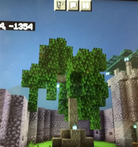 How Do I Make My Tree Better Im Not Using Shaders I Took A Picture Of A Screen Lol R Minecraft
