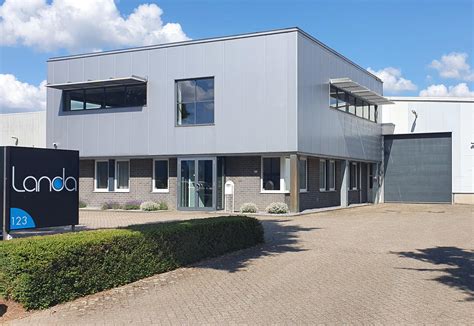 Firma Landa Digital Printing otwiera nowy zakład produkcji materiałów ...