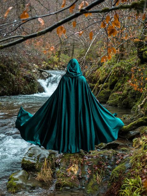 Velvet Cape Green Hooded Cloak Medieval Elven Fantasy Costume Cape With Hood Etsy Uk