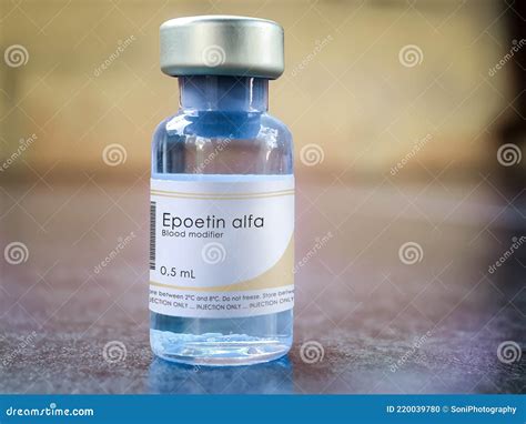 Frasco Médico De Epoetina Alfa Foto De Stock Imagem De Paciente Farmacêutica 220039780