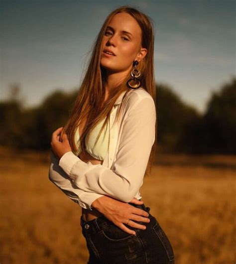 Who Is Lara Sophie Biography Bio Age Height Weight Babefriend Facts Why Should You Follow