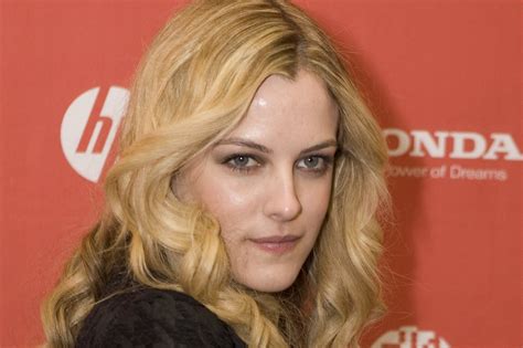 Riley Keough To Star In Starzs Girlfriend Experience Series