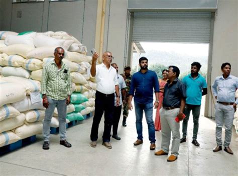 බුත්තල පිහිටි රජයේ ධාන්‍ය ගබඩාව නිරීක්ෂණය කළ කෘෂි ඇමති Lnw Sinhala