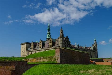 Where Is Hamlet Set A Location Analysis Of Shakespeares Tragedy Skycap News