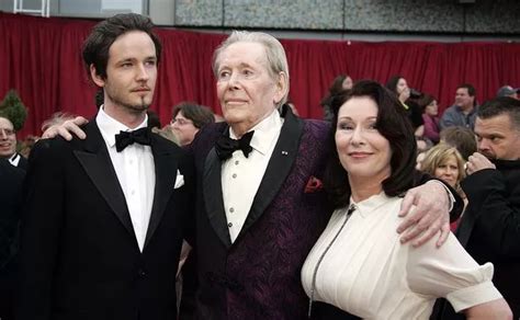 Daughter Of Legendary Actor Peter Otoole Reveals How He Branded Her