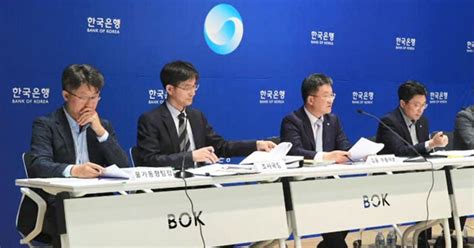 하반기도 어렵다한은 경제성장률 전망 14로 하향
