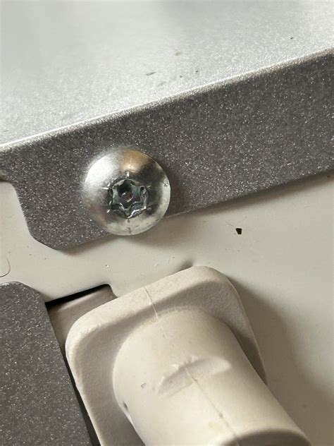 What Kind Of Tool Is Needed To Remove This R Tools